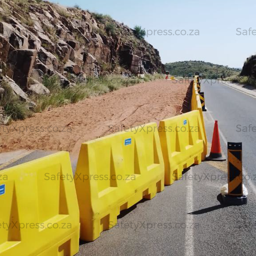 RoadQuip Premium Barrier | SafetyXpress